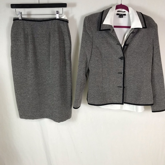 Koret | Skirts | Free With Any Jewelry Order Two Piece Suit Size Lovett ...